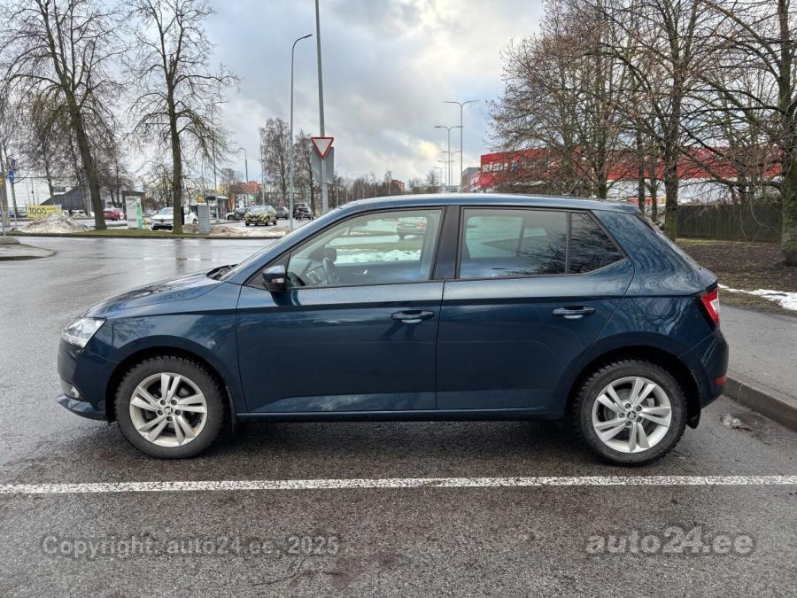 Blue Skoda Fabia 2020 in Tallinn, with an engine capacity of 1.00 L and mileage of 42 thousand km for 9450 €, photo 7 on AUTOMOTO.COM.LV