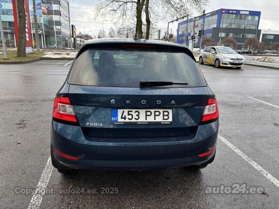 Blue Skoda Fabia 2020 in Tallinn, with an engine capacity of 1.00 L and mileage of 42 thousand km for 9450 €, photo 8 on AUTOMOTO.COM.LV