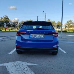 Zils Skoda Fabia 2022 Šauļi, ar dzinēja tilpumu 1.00 L un nobraukumu 15 tūkst. km par 14400 €, foto 7 vietnē AUTOMOTO.COM.LV