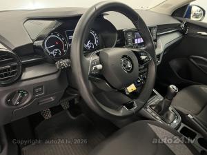 Синий Шкода Фабия 2023 в Таллин, объемом двигателя 1.00 л и пробегом 51 тыс. км за 12600 €, фото 8 на AUTOMOTO.COM.LV