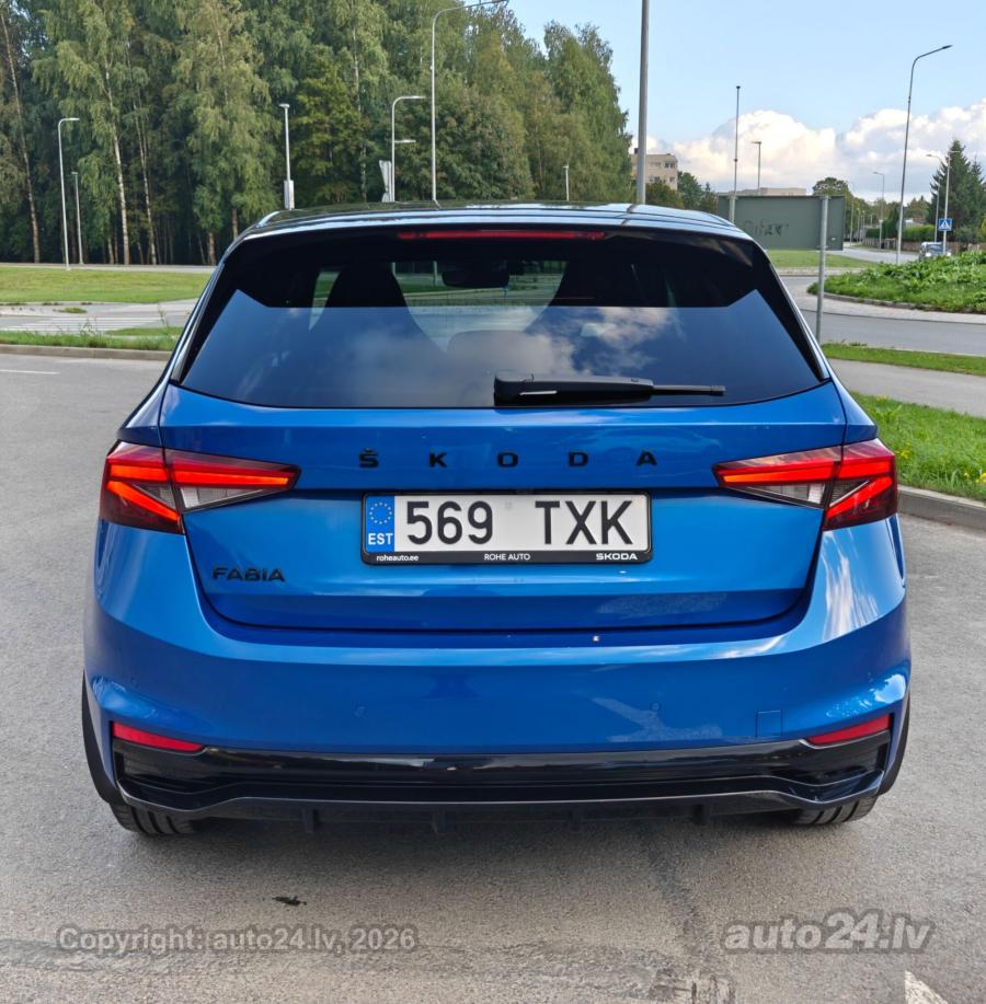 Blue Skoda Fabia 2023 in Tallinn, with an engine capacity of 1.50 L and mileage of 37 thousand km for 19950 €, photo 7 on AUTOMOTO.COM.LV
