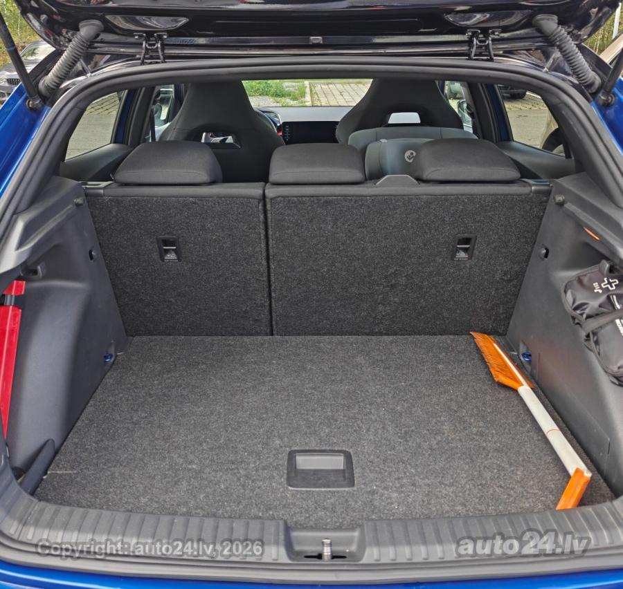 Blue Skoda Fabia 2023 in Tallinn, with an engine capacity of 1.50 L and mileage of 37 thousand km for 19950 €, photo 21 on AUTOMOTO.COM.LV