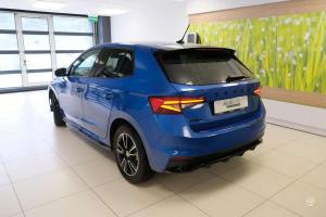 Blue Skoda Fabia 2025 in Vilnius, with an engine capacity of 1.00 L and mileage of 49 thousand km for 18950 €, photo 5 on AUTOMOTO.COM.LV