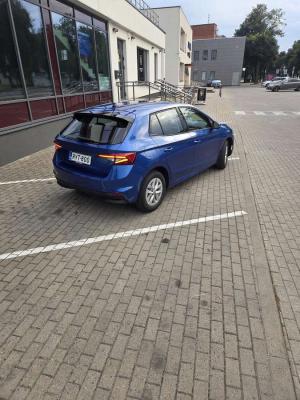 Zils Skoda Fabia 2025 Kaišiadorys, ar dzinēja tilpumu 1.00 L un nobraukumu 6 tūkst. km par 16700 €, foto 5 vietnē AUTOMOTO.COM.LV