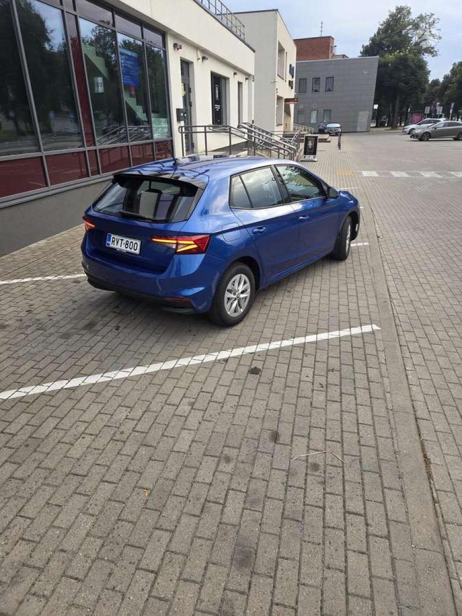 Zils Skoda Fabia 2025 Kaišiadorys, ar dzinēja tilpumu 1.00 L un nobraukumu 6 tūkst. km par 16700 €, foto 5 vietnē AUTOMOTO.COM.LV