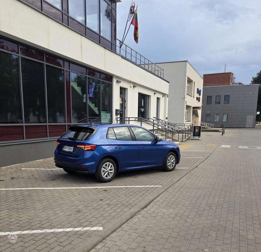 Zils Skoda Fabia 2025 Kaišiadorys, ar dzinēja tilpumu 1.00 L un nobraukumu 6 tūkst. km par 16700 €, foto 12 vietnē AUTOMOTO.COM.LV