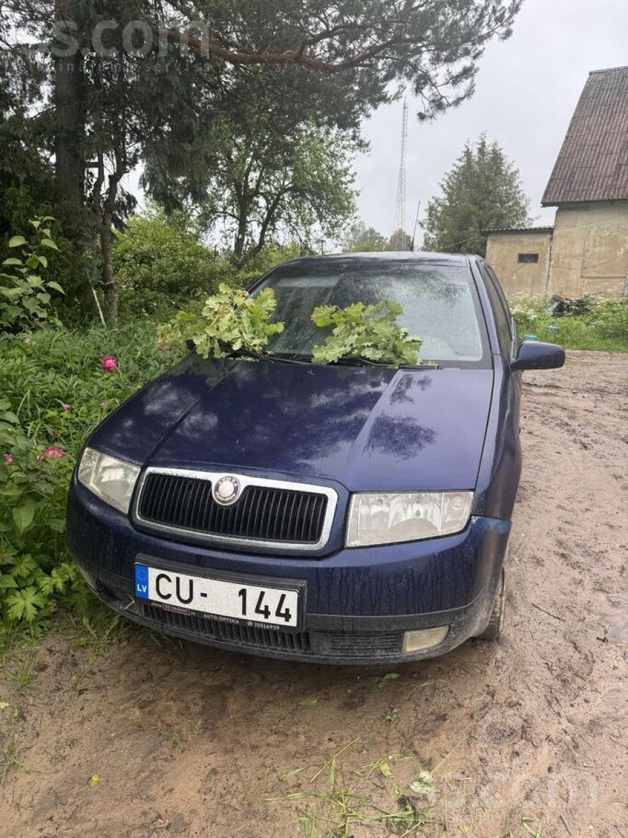 Zils Skoda Fabia 2000 Ogre, ar dzinēja tilpumu 1.90 L un nobraukumu 425 tūkst. km par 600 €, foto 2 vietnē AUTOMOTO.COM.LV