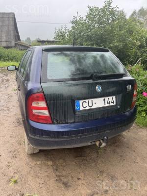 Zils Skoda Fabia 2000 Ogre, ar dzinēja tilpumu 1.90 L un nobraukumu 425 tūkst. km par 600 €, foto 3 vietnē AUTOMOTO.COM.LV