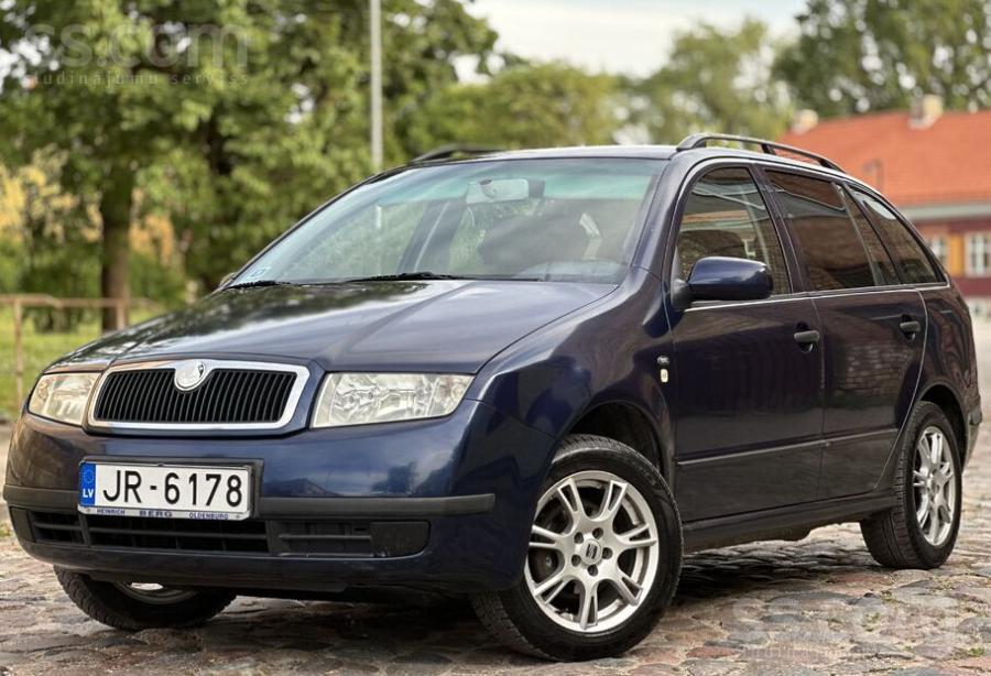 Zils Skoda Fabia 2002 Jelgava, ar dzinēja tilpumu 1.90 L un nobraukumu 247 tūkst. km par 1400 €, foto 1 vietnē AUTOMOTO.COM.LV