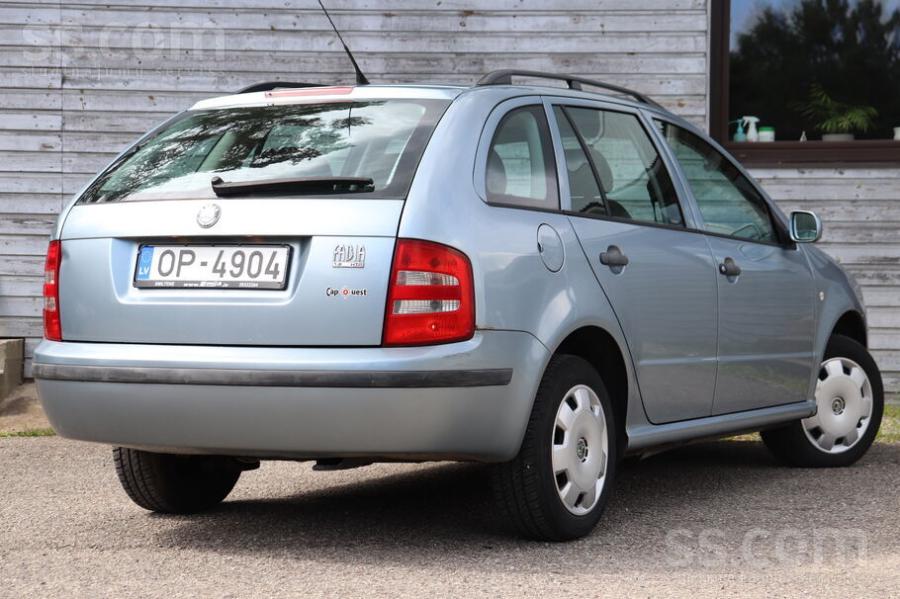 Zils Skoda Fabia 2004 Valmiera, ar dzinēja tilpumu 1.20 L un nobraukumu 301 tūkst. km par 1590 €, foto 4 vietnē AUTOMOTO.COM.LV