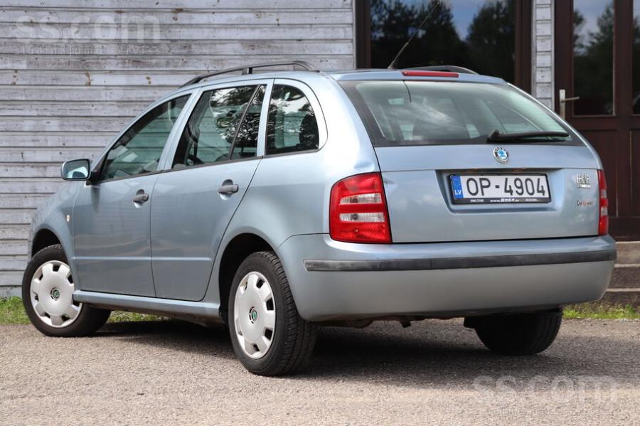 Zils Skoda Fabia 2004 Valmiera, ar dzinēja tilpumu 1.20 L un nobraukumu 301 tūkst. km par 1590 €, foto 5 vietnē AUTOMOTO.COM.LV