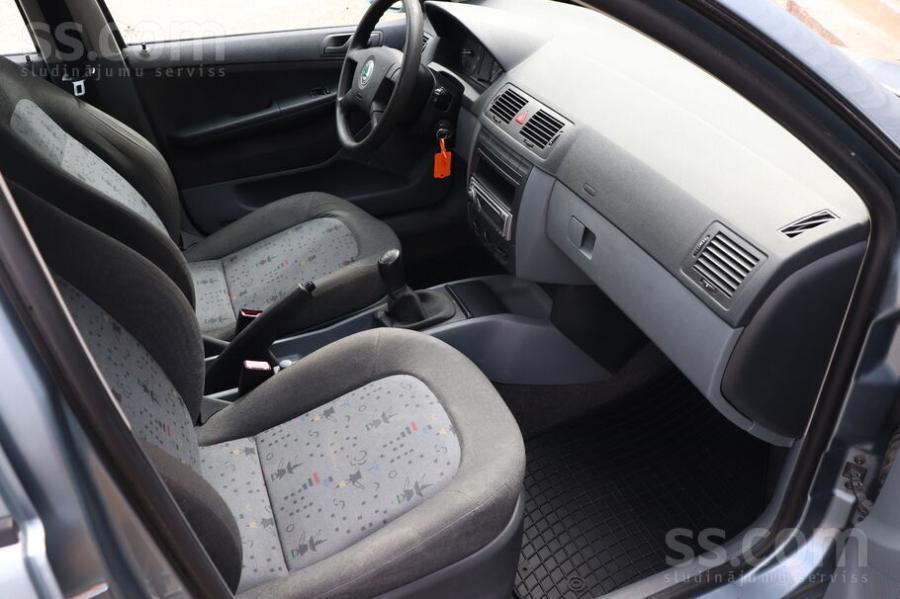 Zils Skoda Fabia 2004 Valmiera, ar dzinēja tilpumu 1.20 L un nobraukumu 301 tūkst. km par 1590 €, foto 6 vietnē AUTOMOTO.COM.LV