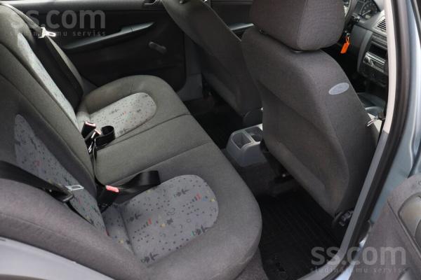 Zils Skoda Fabia 2004 Valmiera, ar dzinēja tilpumu 1.20 L un nobraukumu 301 tūkst. km par 1590 €, foto 7 vietnē AUTOMOTO.COM.LV