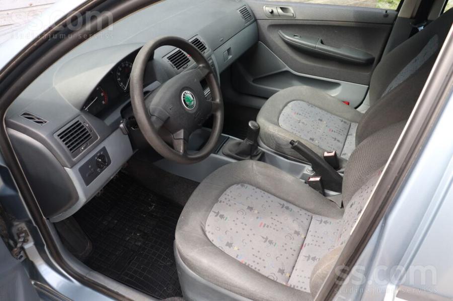 Zils Skoda Fabia 2004 Valmiera, ar dzinēja tilpumu 1.20 L un nobraukumu 301 tūkst. km par 1590 €, foto 10 vietnē AUTOMOTO.COM.LV