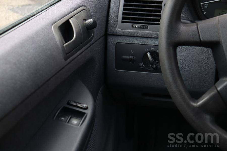 Zils Skoda Fabia 2004 Valmiera, ar dzinēja tilpumu 1.20 L un nobraukumu 301 tūkst. km par 1590 €, foto 13 vietnē AUTOMOTO.COM.LV