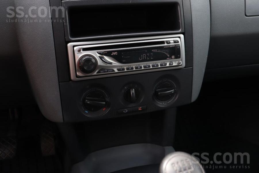 Zils Skoda Fabia 2004 Valmiera, ar dzinēja tilpumu 1.20 L un nobraukumu 301 tūkst. km par 1590 €, foto 14 vietnē AUTOMOTO.COM.LV
