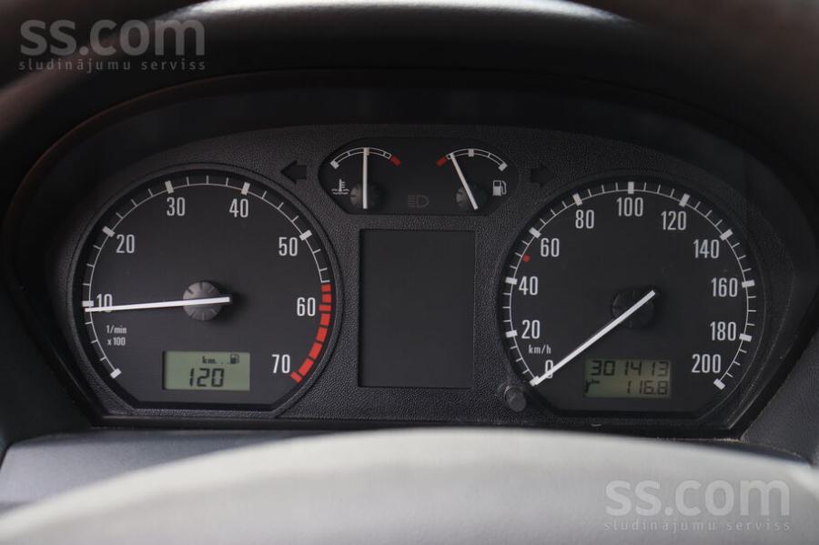 Zils Skoda Fabia 2004 Valmiera, ar dzinēja tilpumu 1.20 L un nobraukumu 301 tūkst. km par 1590 €, foto 15 vietnē AUTOMOTO.COM.LV