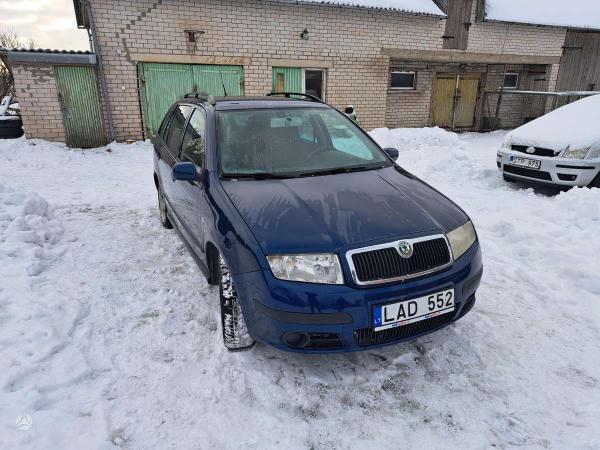 Blue Skoda Fabia 2005 in Silale, with an engine capacity of 1.42 L and mileage of 276 thousand km for 700 €, photo 1 on AUTOMOTO.COM.LV