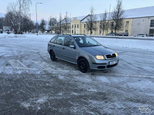 Zils Skoda Fabia 2006 Anykščiai, ar dzinēja tilpumu 1.90 L un nobraukumu 344 tūkst. km par 820 €, foto 5 vietnē AUTOMOTO.COM.LV