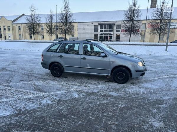 Zils Skoda Fabia 2006 Anykščiai, ar dzinēja tilpumu 1.90 L un nobraukumu 344 tūkst. km par 820 €, foto 7 vietnē AUTOMOTO.COM.LV