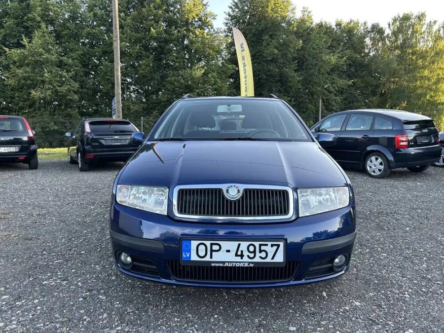 Zils Skoda Fabia 2006 Limbaži, ar dzinēja tilpumu 1.40 L un nobraukumu 193 tūkst. km par 1950 €, foto 3 vietnē AUTOMOTO.COM.LV