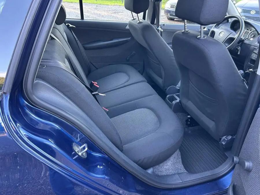 Zils Skoda Fabia 2006 Limbaži, ar dzinēja tilpumu 1.40 L un nobraukumu 193 tūkst. km par 1950 €, foto 11 vietnē AUTOMOTO.COM.LV