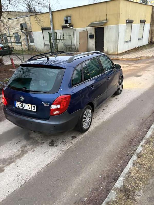 Zils Skoda Fabia 2008 Viļņa, ar dzinēja tilpumu 1.90 L un nobraukumu 320 tūkst. km par 699 €, foto 3 vietnē AUTOMOTO.COM.LV