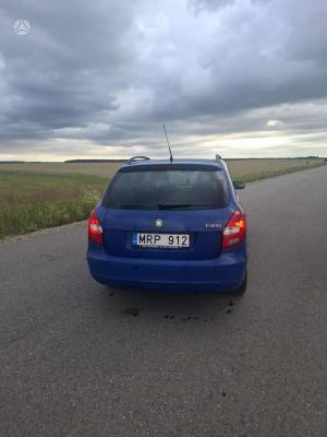 Blue Skoda Fabia 2008 in Vilnius, with an engine capacity of 1.20 L and mileage of 207 thousand km for 1500 €, photo 4 on AUTOMOTO.COM.LV