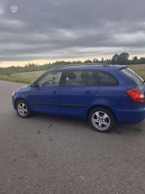 Blue Skoda Fabia 2008 in Vilnius, with an engine capacity of 1.20 L and mileage of 207 thousand km for 1500 €, photo 5 on AUTOMOTO.COM.LV