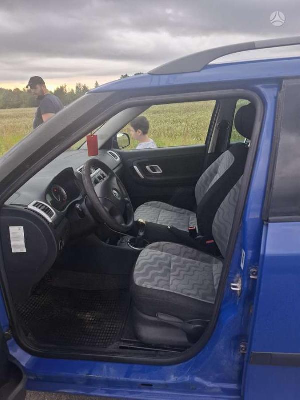 Zils Skoda Fabia 2008 Viļņa, ar dzinēja tilpumu 1.20 L un nobraukumu 207 tūkst. km par 1500 €, foto 5 vietnē AUTOMOTO.COM.LV