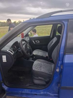 Blue Skoda Fabia 2008 in Vilnius, with an engine capacity of 1.20 L and mileage of 207 thousand km for 1500 €, photo 6 on AUTOMOTO.COM.LV