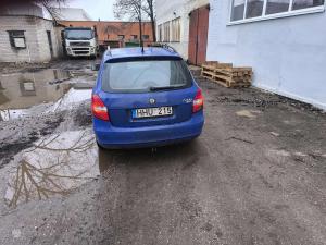 Blue Skoda Fabia 2009 in Panevezys, with an engine capacity of 1.42 L and mileage of 352 thousand km for 990 €, photo 3 on AUTOMOTO.COM.LV