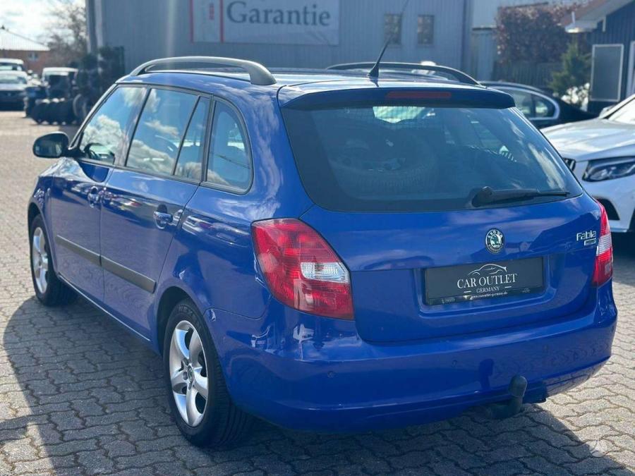 Zils Skoda Fabia 2009 Viļņa, ar dzinēja tilpumu 1.39 L un nobraukumu 240 tūkst. km par 2499 €, foto 4 vietnē AUTOMOTO.COM.LV