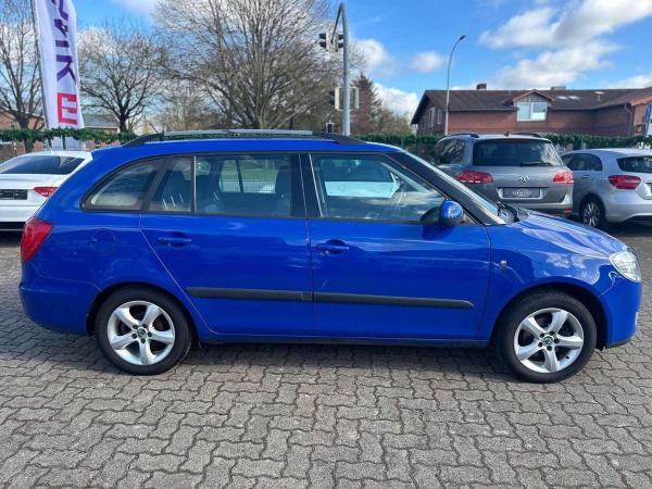Zils Skoda Fabia 2009 Viļņa, ar dzinēja tilpumu 1.39 L un nobraukumu 240 tūkst. km par 2499 €, foto 6 vietnē AUTOMOTO.COM.LV