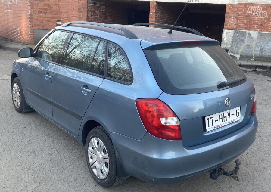 Blue Skoda Fabia 2009 in Vilnius, with an engine capacity of 1.60 L and mileage of 235 thousand km for 2350 €, photo 3 on AUTOMOTO.COM.LV