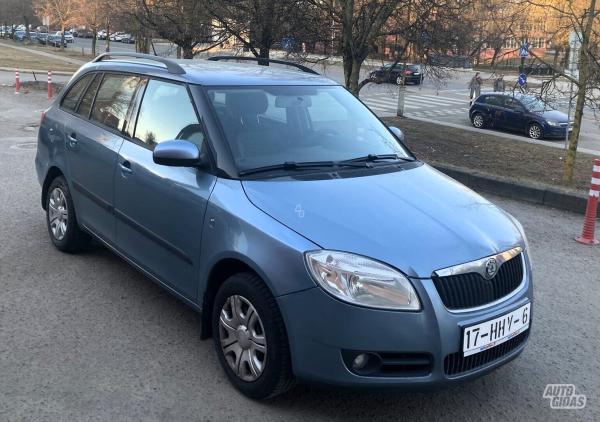 Zils Skoda Fabia 2009 Viļņa, ar dzinēja tilpumu 1.60 L un nobraukumu 232 tūkst. km par 2250 €, foto 2 vietnē AUTOMOTO.COM.LV