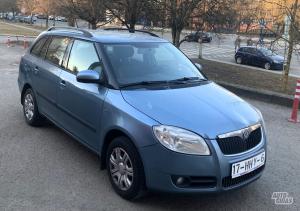 Zils Skoda Fabia 2009 Viļņa, ar dzinēja tilpumu 1.60 L un nobraukumu 232 tūkst. km par 2250 €, foto 3 vietnē AUTOMOTO.COM.LV