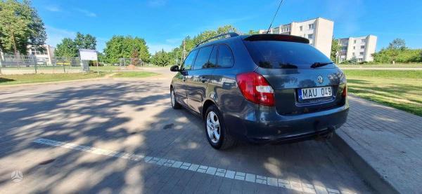 Zils Skoda Fabia 2009 Vievis, ar dzinēja tilpumu 1.90 L un nobraukumu 284 tūkst. km par 1800 €, foto 5 vietnē AUTOMOTO.COM.LV