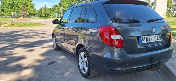 Zils Skoda Fabia 2009 Vievis, ar dzinēja tilpumu 1.90 L un nobraukumu 284 tūkst. km par 1800 €, foto 6 vietnē AUTOMOTO.COM.LV
