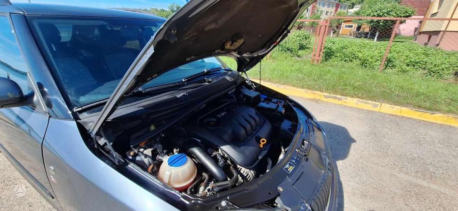 Zils Skoda Fabia 2009 Vievis, ar dzinēja tilpumu 1.90 L un nobraukumu 284 tūkst. km par 1800 €, foto 13 vietnē AUTOMOTO.COM.LV
