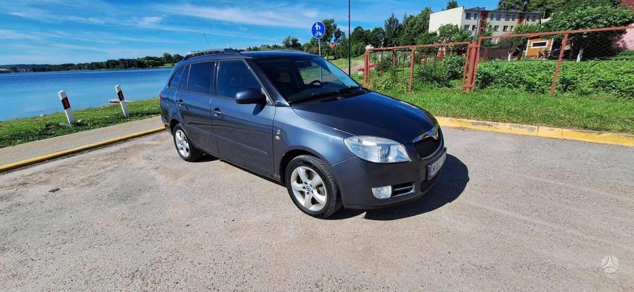 Zils Skoda Fabia 2009 Vievis, ar dzinēja tilpumu 1.90 L un nobraukumu 284 tūkst. km par 1800 €, foto 20 vietnē AUTOMOTO.COM.LV