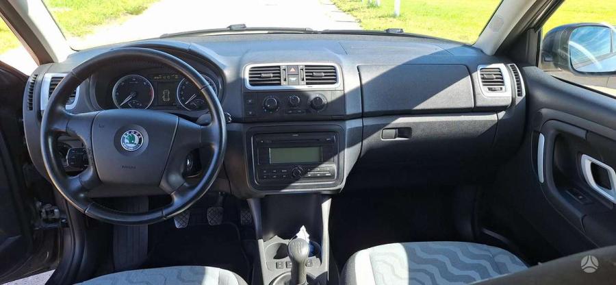 Zils Skoda Fabia 2009 Vievis, ar dzinēja tilpumu 1.90 L un nobraukumu 284 tūkst. km par 1800 €, foto 22 vietnē AUTOMOTO.COM.LV