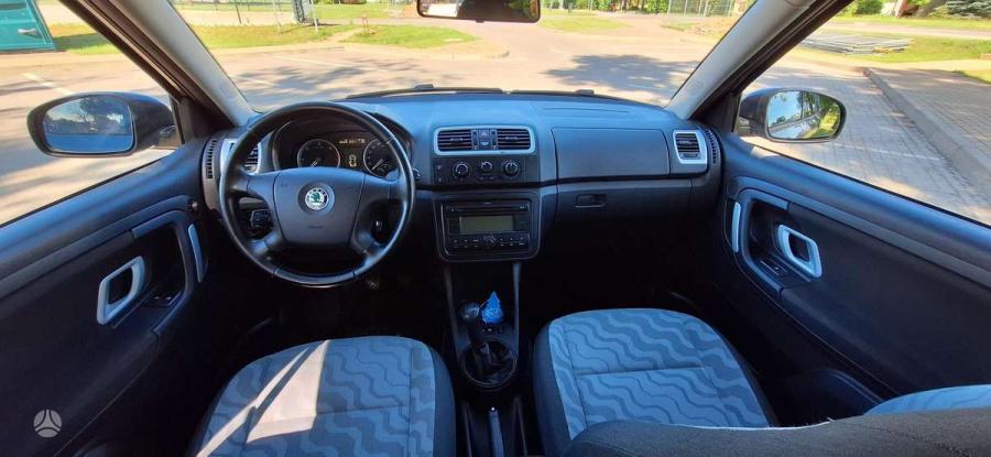 Zils Skoda Fabia 2009 Vievis, ar dzinēja tilpumu 1.90 L un nobraukumu 284 tūkst. km par 1800 €, foto 31 vietnē AUTOMOTO.COM.LV