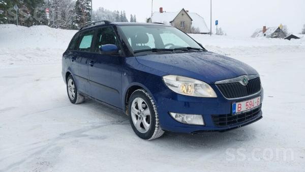 Zils Skoda Fabia 2010 Alūksne, ar dzinēja tilpumu 1.20 L un nobraukumu 0 tūkst. km par 2900 €, foto 2 vietnē AUTOMOTO.COM.LV