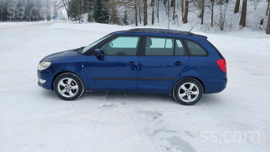 Zils Skoda Fabia 2010 Alūksne, ar dzinēja tilpumu 1.20 L un nobraukumu 0 tūkst. km par 2900 €, foto 9 vietnē AUTOMOTO.COM.LV