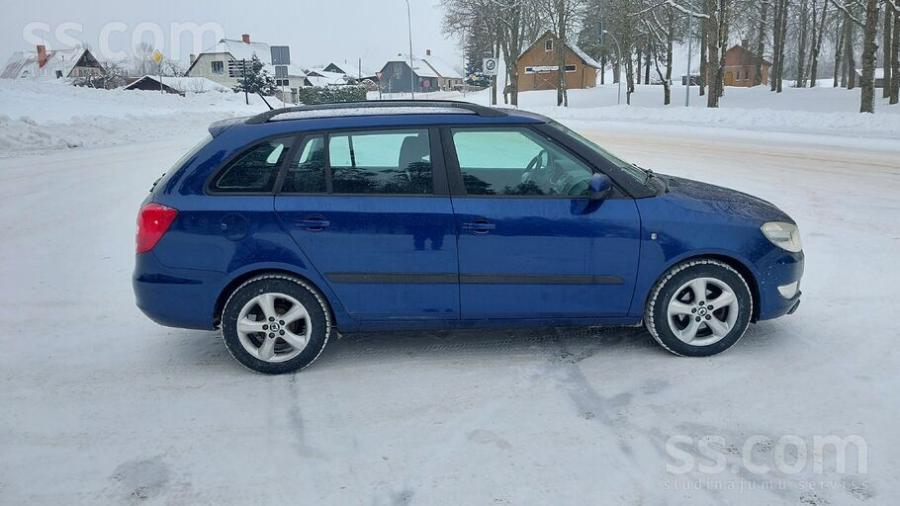 Zils Skoda Fabia 2010 Alūksne, ar dzinēja tilpumu 1.20 L un nobraukumu 0 tūkst. km par 2900 €, foto 10 vietnē AUTOMOTO.COM.LV