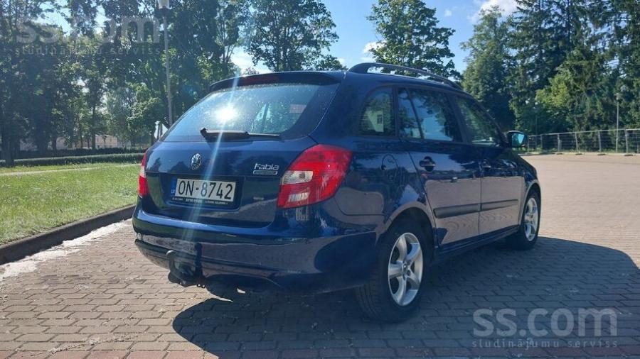 Zils Skoda Fabia 2010 Alūksne, ar dzinēja tilpumu 1.20 L un nobraukumu 0 tūkst. km par 2400 €, foto 8 vietnē AUTOMOTO.COM.LV