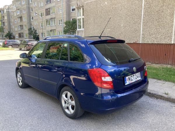 Zils Skoda Fabia 2010 Viļņa, ar dzinēja tilpumu 1.20 L un nobraukumu 265 tūkst. km par 2250 €, foto 4 vietnē AUTOMOTO.COM.LV