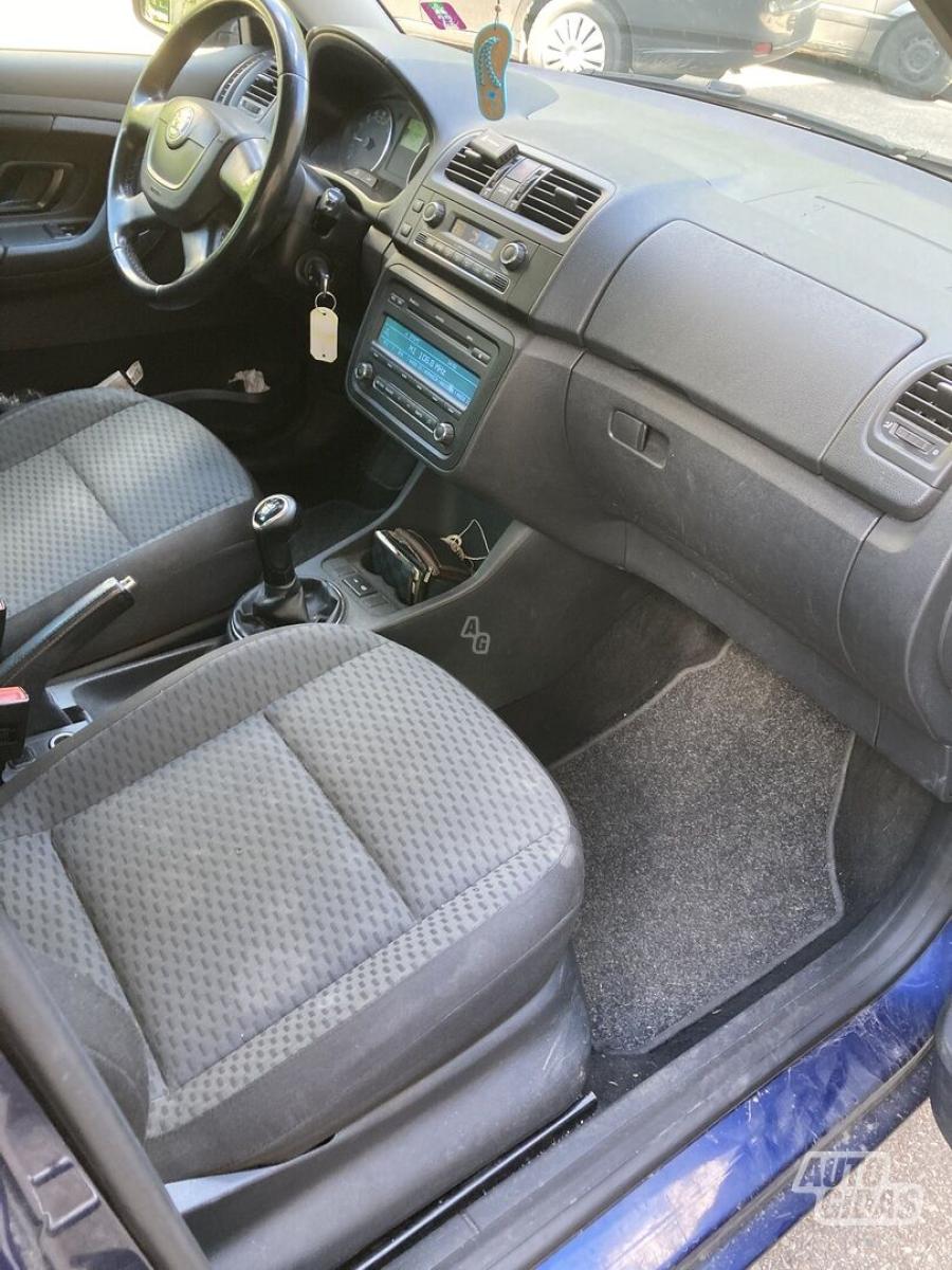 Zils Skoda Fabia 2010 Viļņa, ar dzinēja tilpumu 1.20 L un nobraukumu 265 tūkst. km par 2250 €, foto 7 vietnē AUTOMOTO.COM.LV