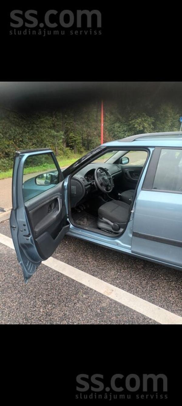 Blue Skoda Fabia 2010 in Jekabpils, with an engine capacity of 1.20 L and mileage of 187 thousand km for 3000 €, photo 5 on AUTOMOTO.COM.LV